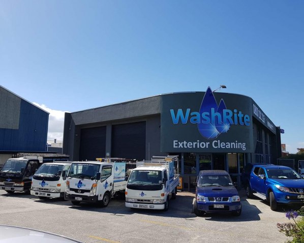 WHAT TO LOOK FOR IN A PROFESSIONAL BUILDING WASH COMPANY?? | Wash Rite